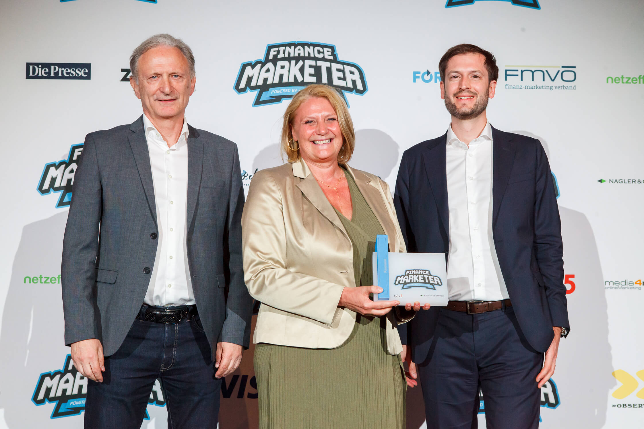 Die Finance Marketer of the year 2021 sind Anna Seybold (bank99 ...
